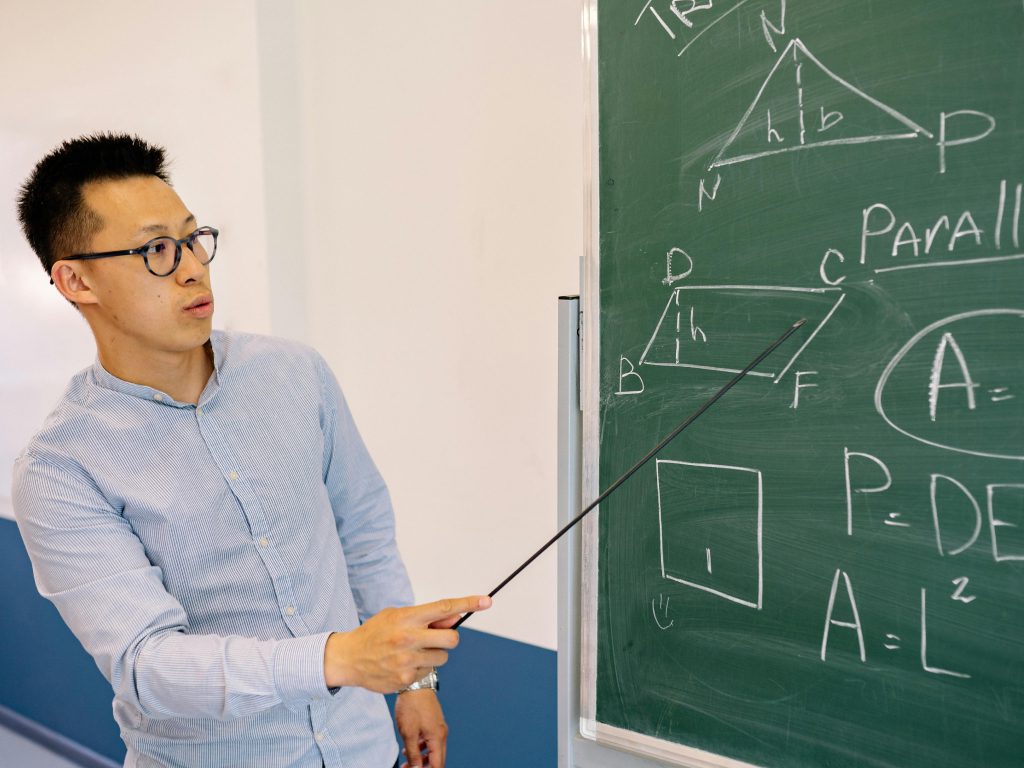 Soñar con Profesor de Matemática